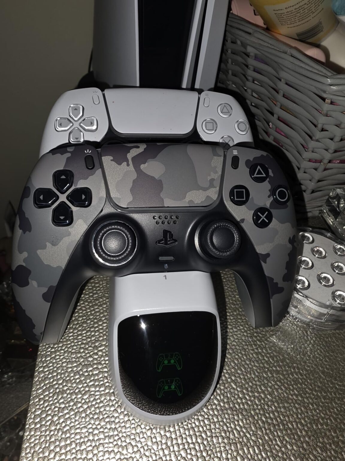 11 Best PS5 Charging Stations (March 2026) Tested & Ranked