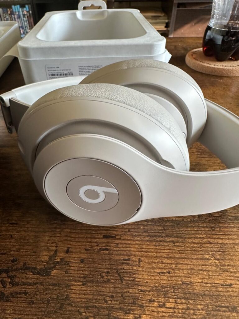 12 Best Noise Canceling Headphones For Airplanes (2026) Tested