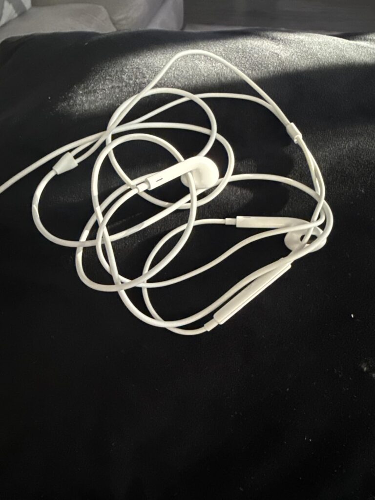 12 Best Earbuds For Iphone (March 2026) Expert Reviews