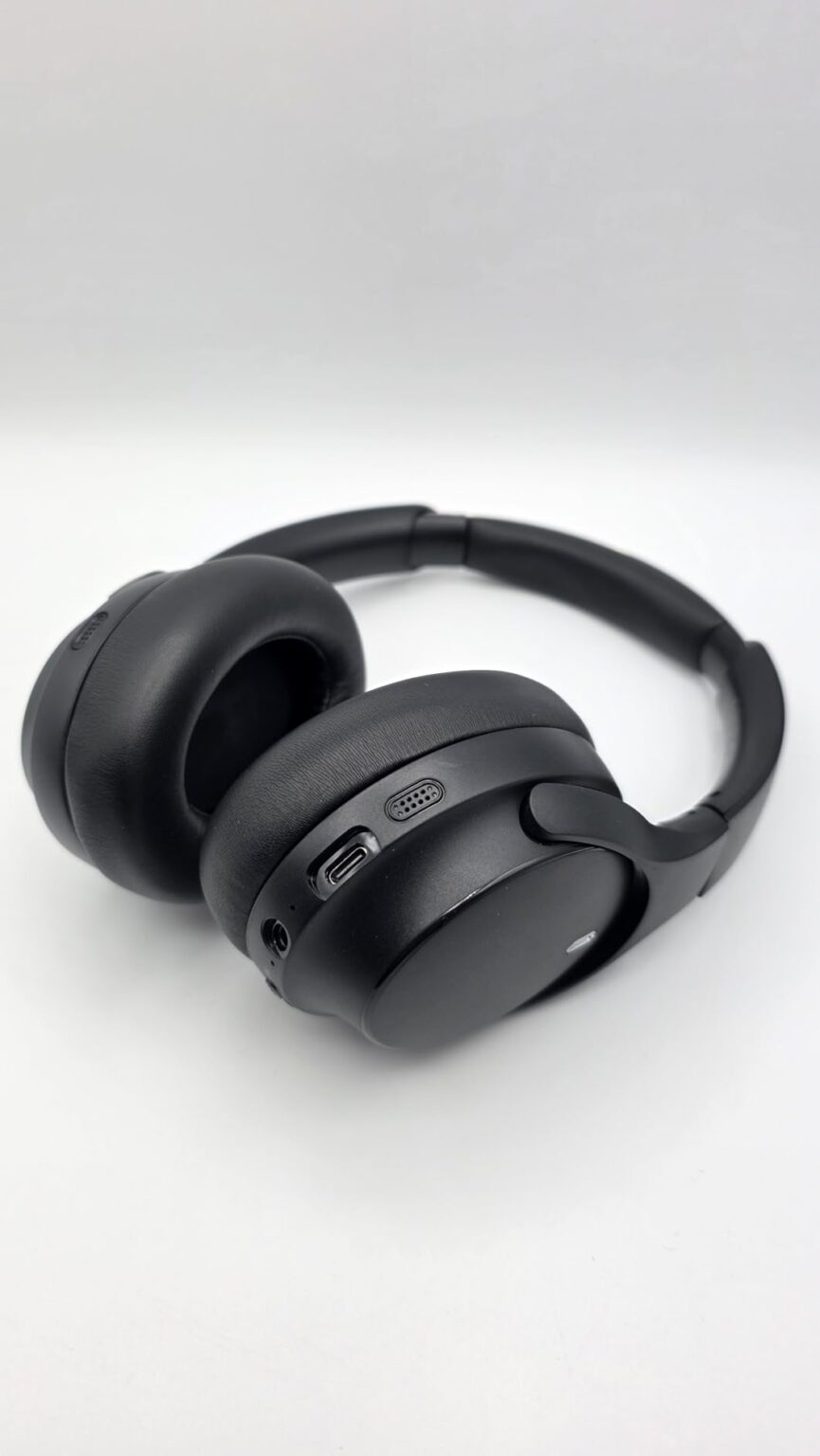 12 Best Noise Canceling Headphones For Airplanes (2026) Tested