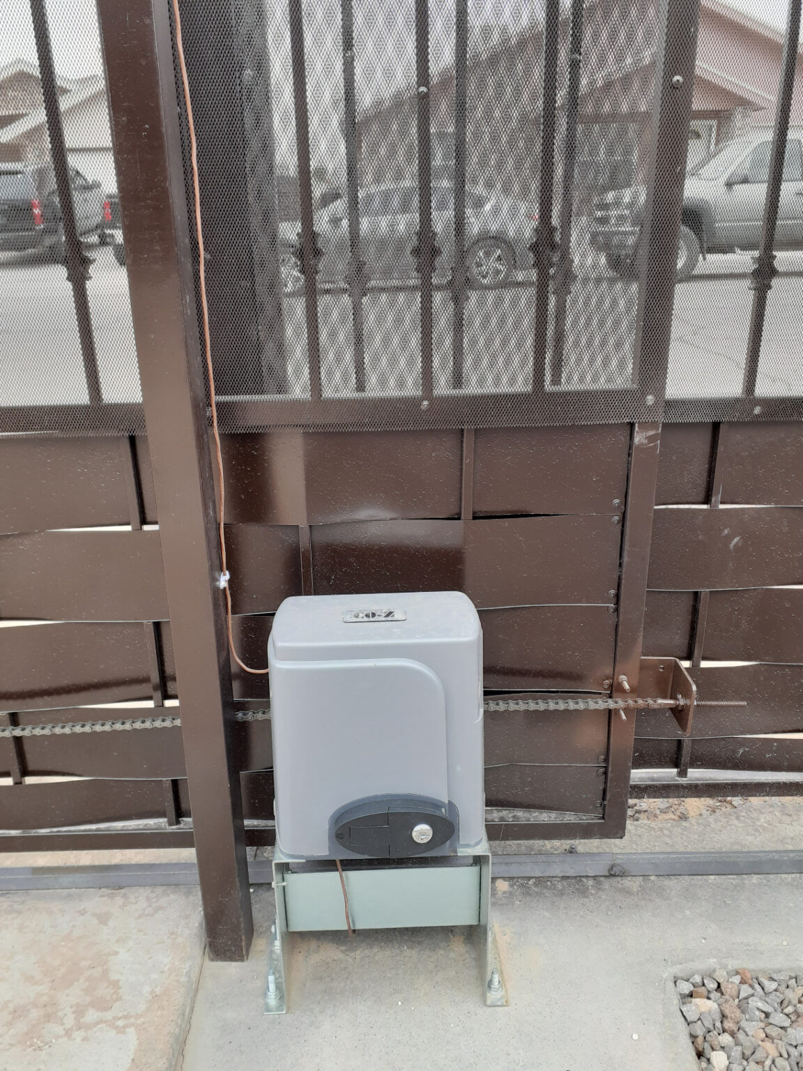8 Best Motorized Sliding Driveway Gates with Remote Control Access ...