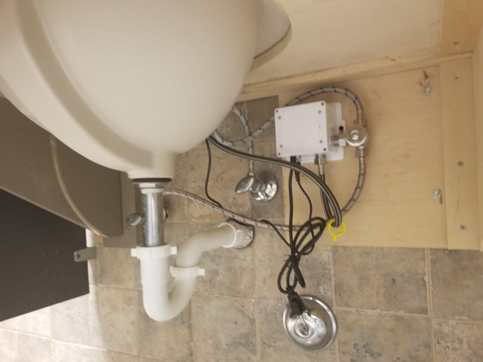 10 Best Touchless Bathroom Faucets (January 2026)