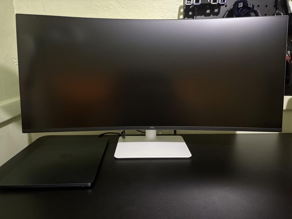 12 Best USB-C Monitors for Laptops in January 2026 (Tested)