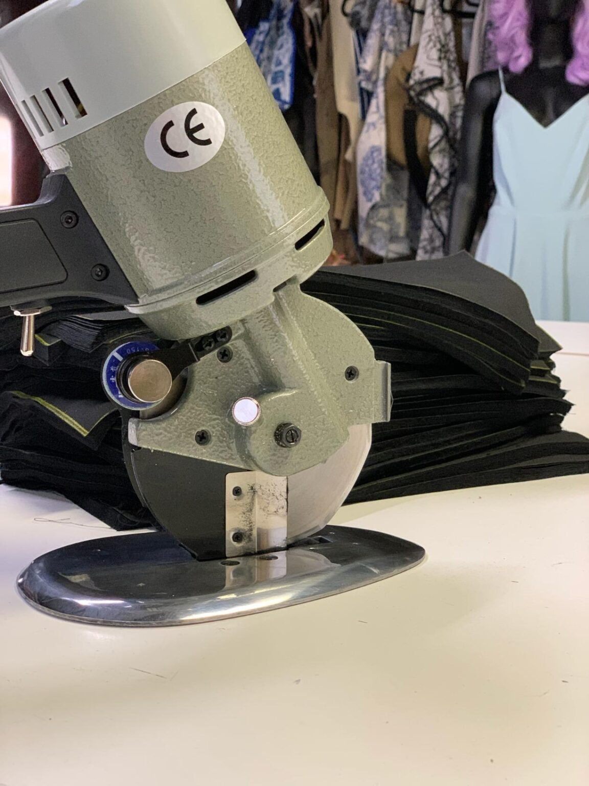 12 Best Fabric Cutting Machines for Commercial Sewing Operations (June ...